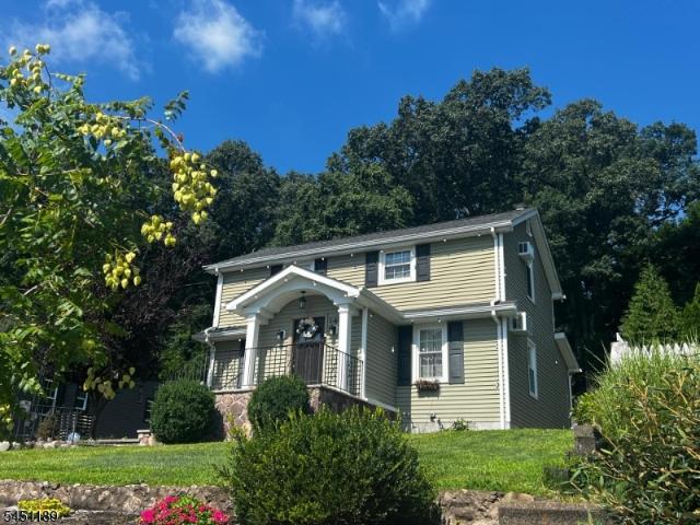 140 Watchung Dr