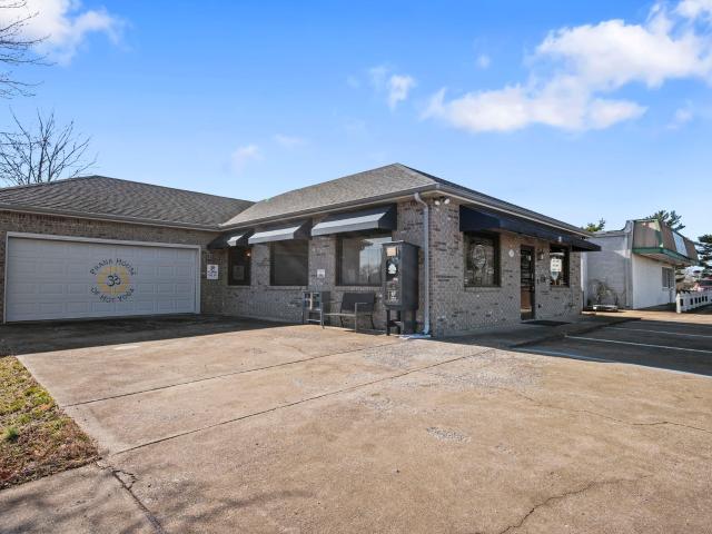 140 Wallace Blvd