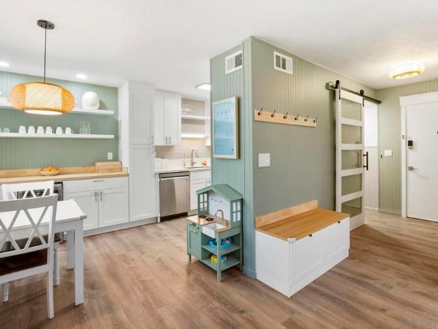 140 Walnut Ave 2A