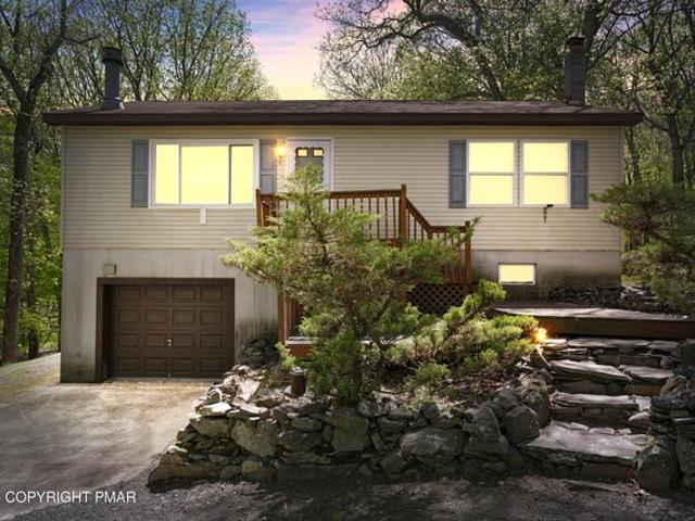 140 Whippoorwill Dr, Bushkill, PA 18324