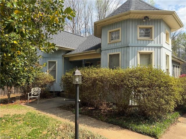 140 White Oak Cir, Reidsville, NC 27320 | MLS #1214 | Compass