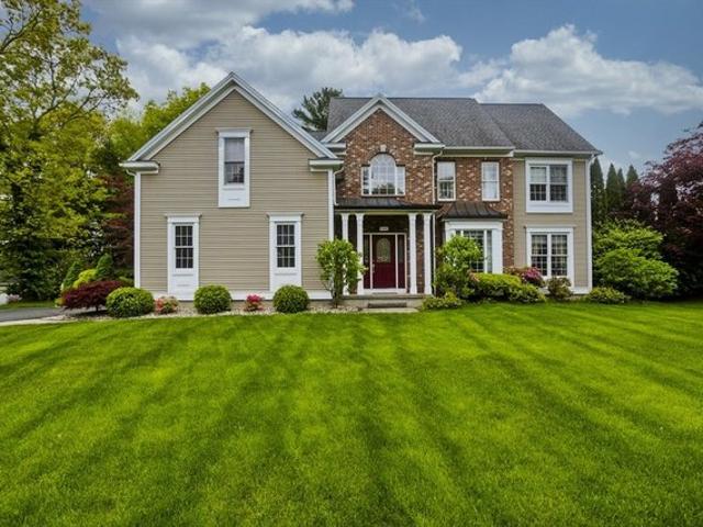 140 Wildflower Cir, Westfield, MA 01085