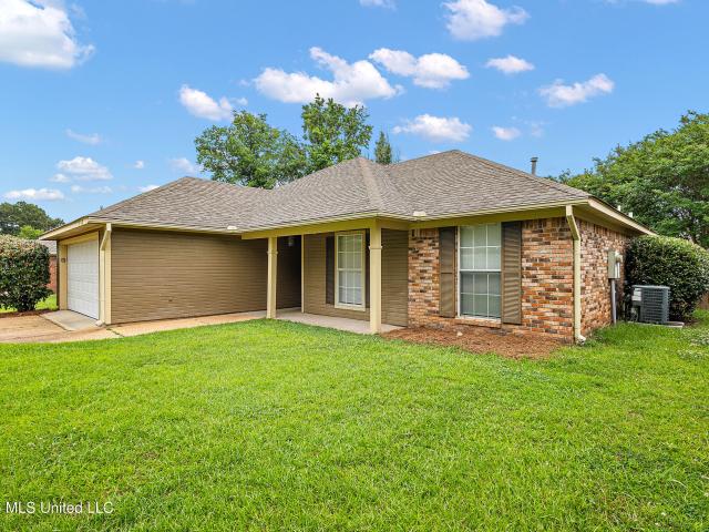 140 Willow Oak Lane