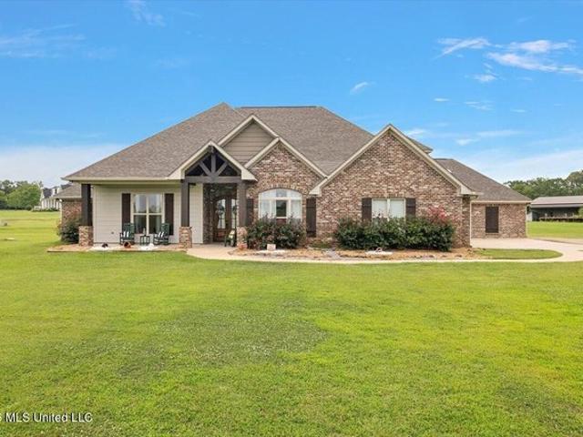 140 Winchester Dr, Flora, MS 39071