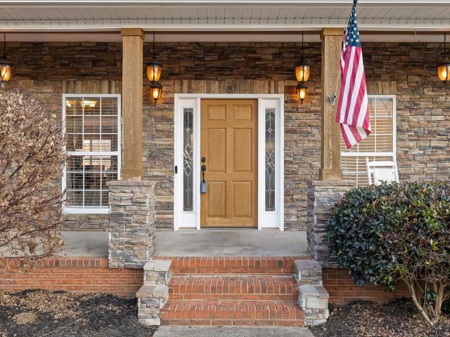 140 Thorncrest Drive