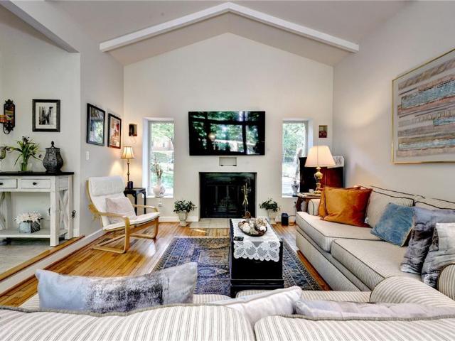 140 Tutters Neck NCK