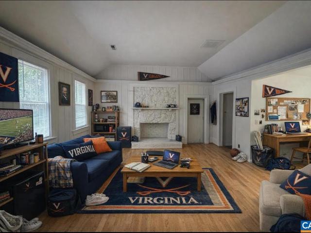140 Valley Rd