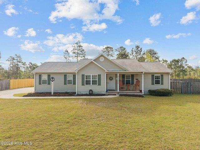 140 Van Riggs Rd, Hubert, NC 28539