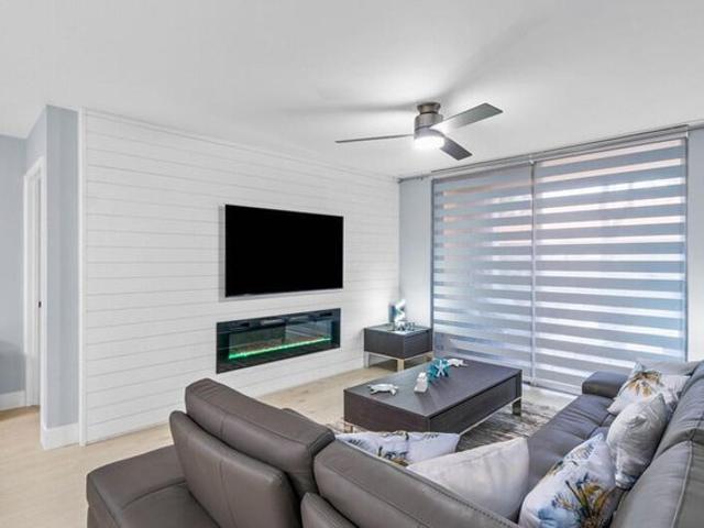 140 Yacht Club 107 Way, Hypoluxo, FL 33462
