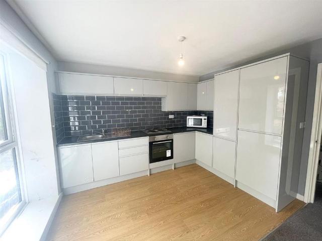 £140ppw excl bills* Park Ravine, The. 5 bed terraced house to rent £3,041 pcm £702 pw