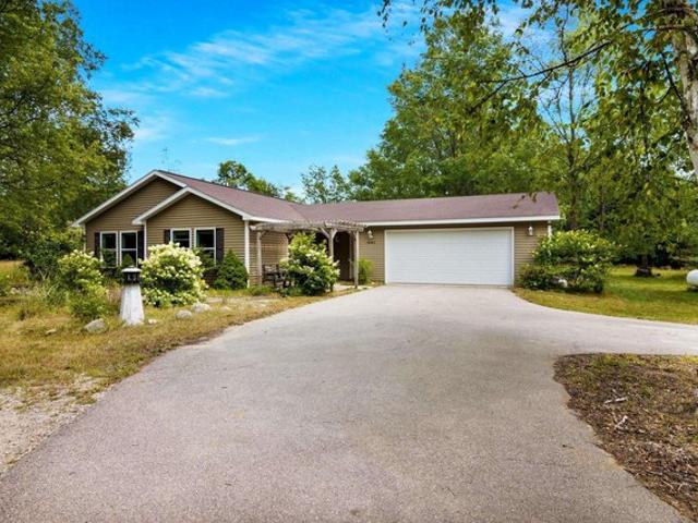 14143 Erdman Rd, Arcadia, MI 49613