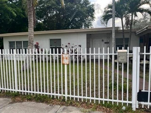 14140 9th Ave NE, North Miami, FL 33161