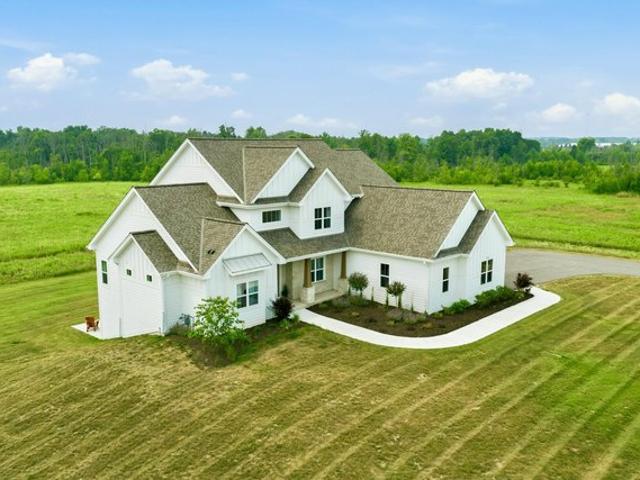 14141 N Lake Shore Dr, Mequon, WI 53097