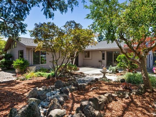1414 Manhattan Way, Santa Rosa, CA 95401