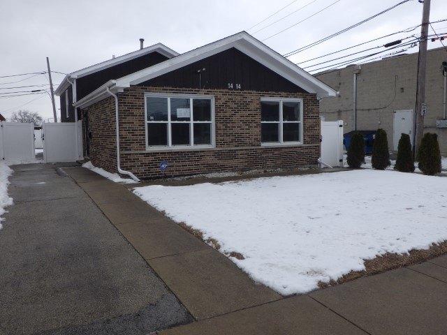 1414 Memorial Dr, Calumet City, IL 60409