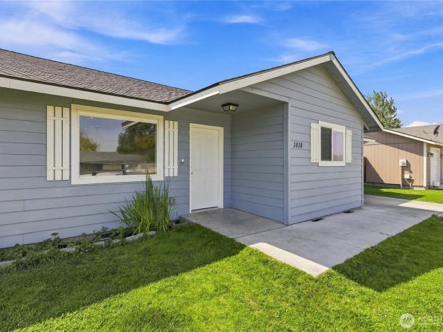 1414 E Adelia Court