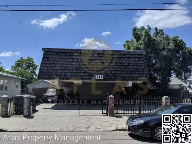 1414 E Oak Street A 1414 E Oak St