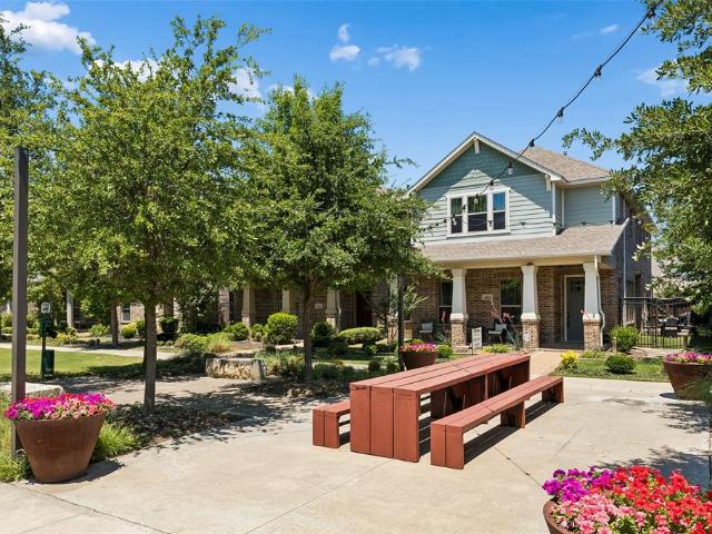 1414 French Violet Way