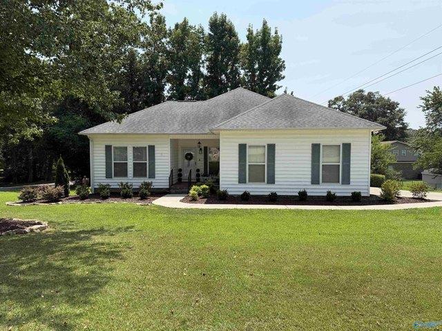 1414 Hickory St, Albertville, AL 35950