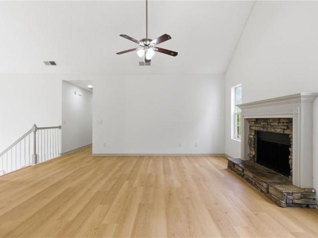 1414 Paddocks Way