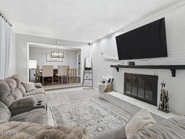 1414 Rosalyn Drive