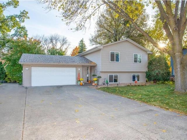 1414 th Ave N, Plymouth, MN 55447