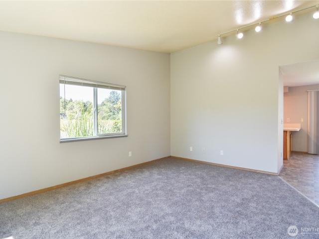 1414 th Drive NE