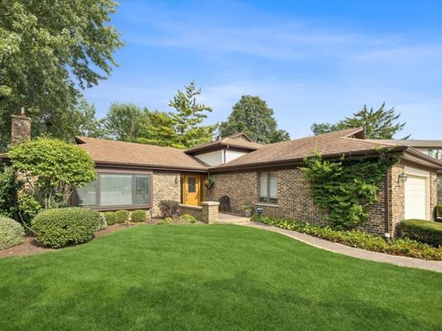 1414 W Allison Ct, Arlington Heights, IL 60005