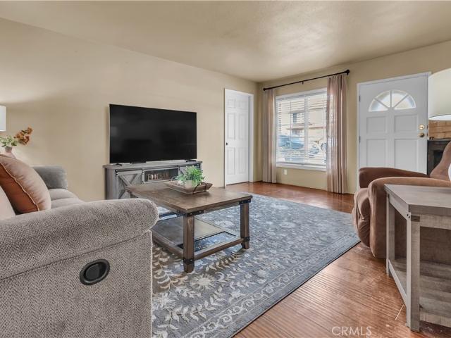 1414 W Shorb