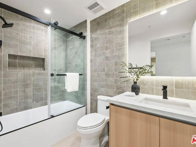 1414 1/2 S Beverly Dr, Unit 401, Los Angeles, CA 90035 | MLS #26669