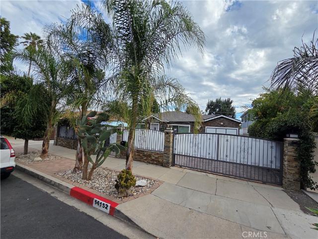 14152 Tiara St, Sherman Oaks, CA 91401 | MLS #GD26008 | Compass