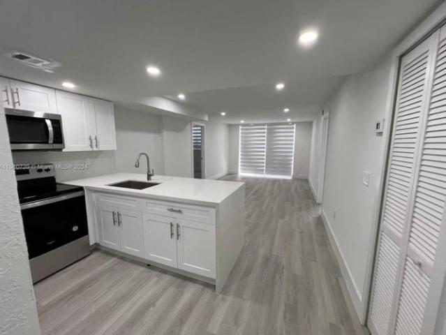 14155 SW 87th St #E108, Miami, FL 33183