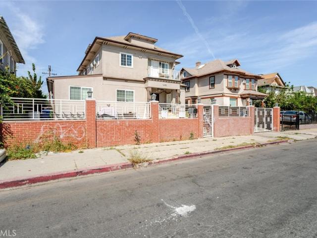 1415 Arapahoe St, Los Angeles, CA 90006 | MLS #SR26072