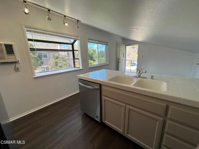 1415 Hillcrest Drive 2