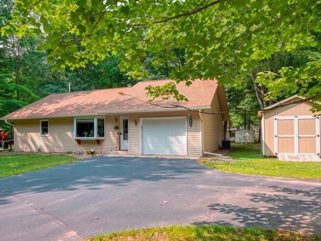 1415 Lincoln Dr, Eagle River, WI 54521