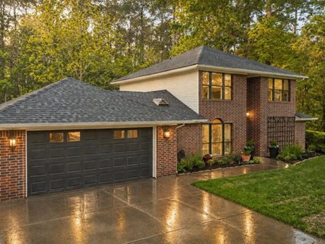 1415 River Oaks Dr, Huntsville, TX 77340