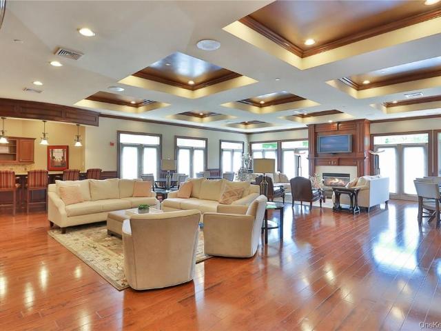 1415 round pointe drive