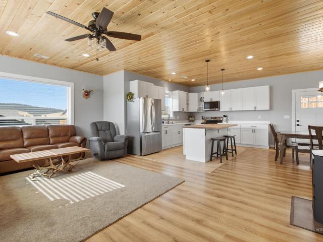 1415 Roxbury Dr