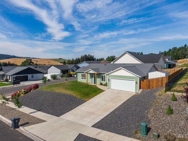 1415 Roxbury Dr, Moscow, ID 83843