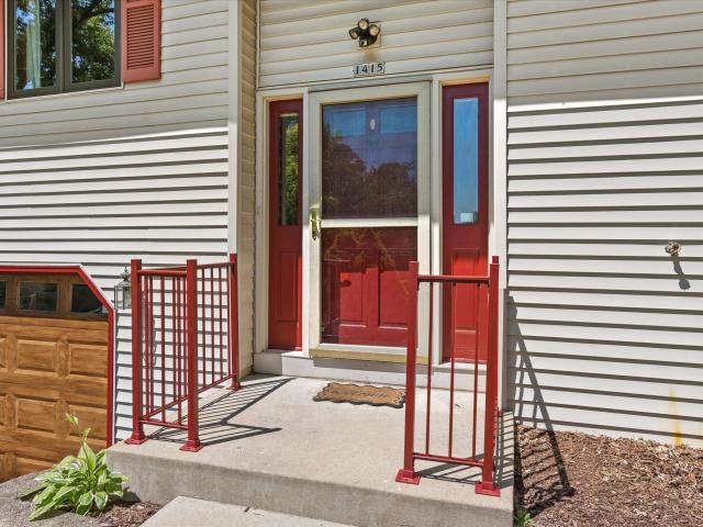 1415 S 167th St