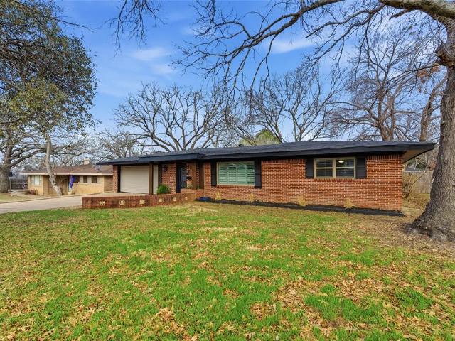 1415 Scenic Dr, Graham, TX 76450 | Compass
