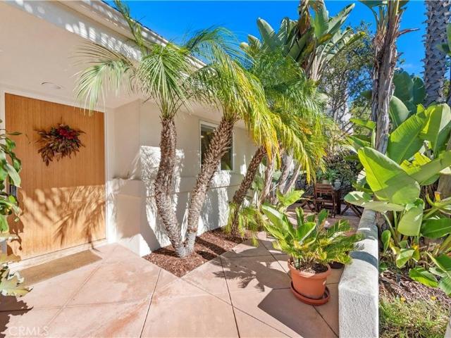 1415 Skyline Dr, Laguna Beach, CA 92651 | MLS #OC26099 | Compass