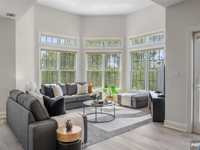1415 Windsor Park Ct Unit 415, Englewood, NJ 07631