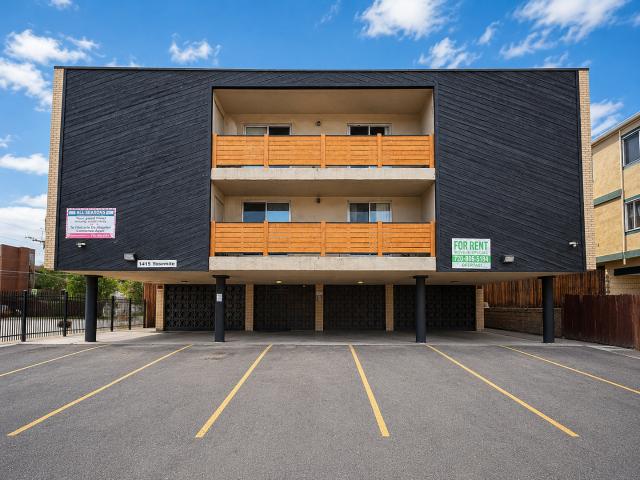1415 Yosemite Plainsman Apartments 1 and 2 Bedroom Units