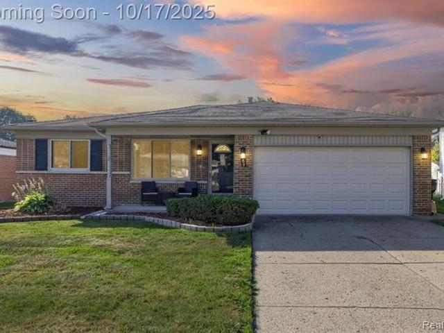 14160 Alpena Dr, Sterling Heights, MI 48313