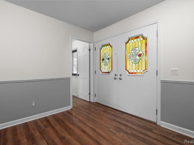 14160 iroquois woods drive