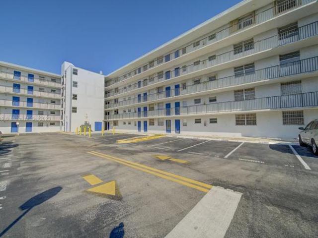 14165 87th St SW #D404, Miami, FL 33183