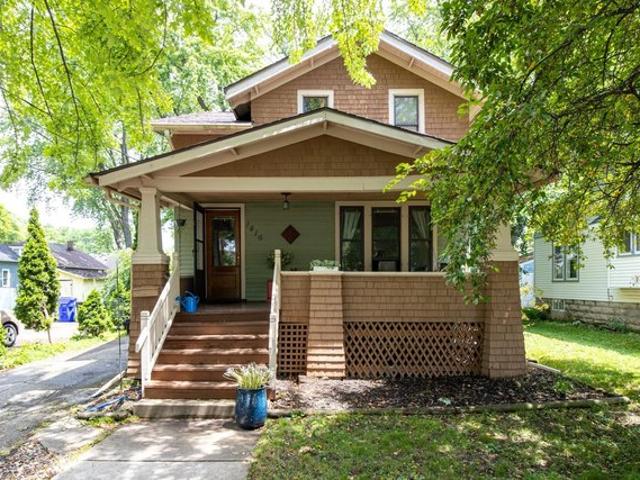 1416 N Superior St, Appleton, WI 54911