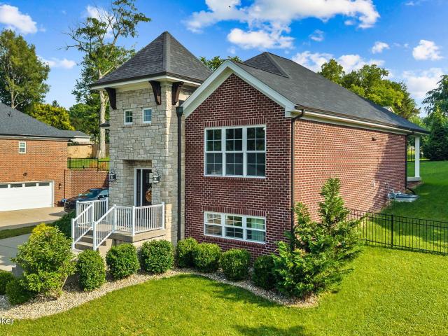 1416 Nightingale Ln