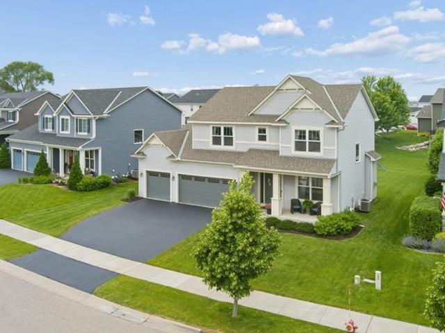 1416 Copper Hills Dr, Carver, MN 55315